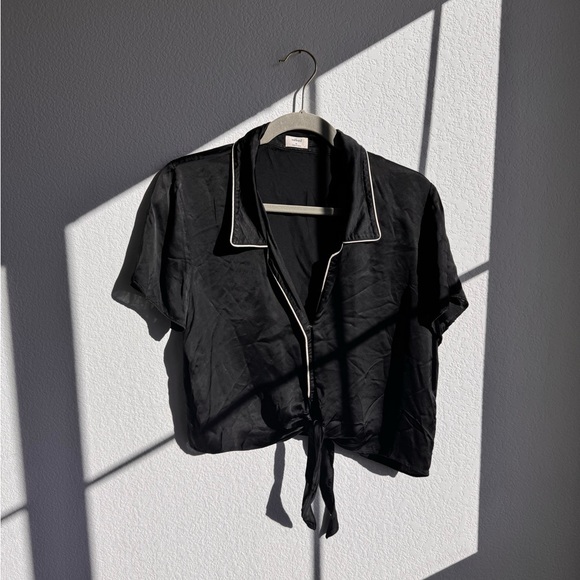 Wilfred | Tops | Wilfred Aritzia Back Silk Top Medium | Poshmark